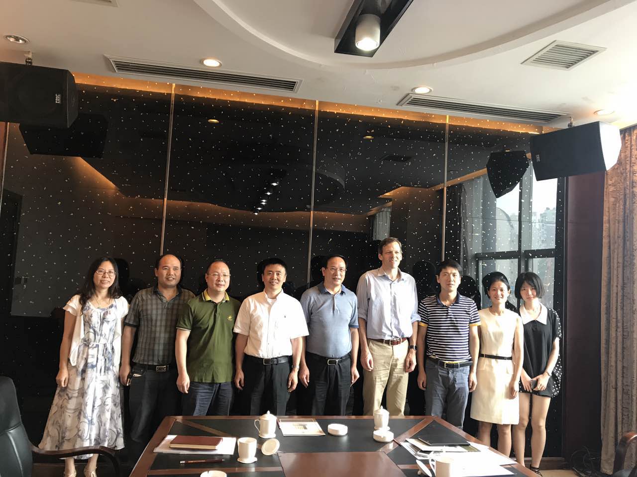 Visiting Scholar Brian O'Neill and Professor leiwen Jiang had a meeting ...